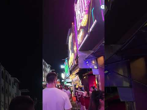 Nightlife in Pattaya Walking Street 🎸 | Bars, Clubs & Street Food # ...